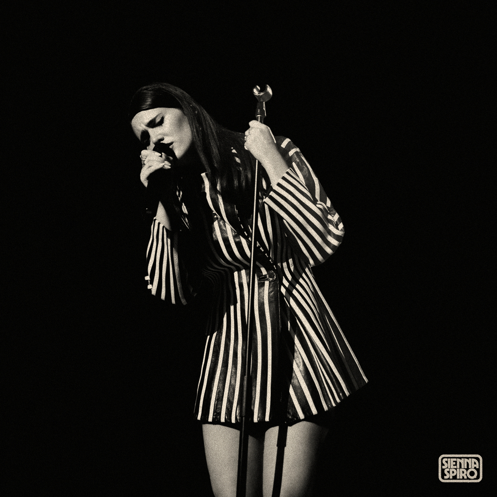 SIENNA SPIRO, Ain't No Way (Live at KOKO / Single) in High-Resolution ...